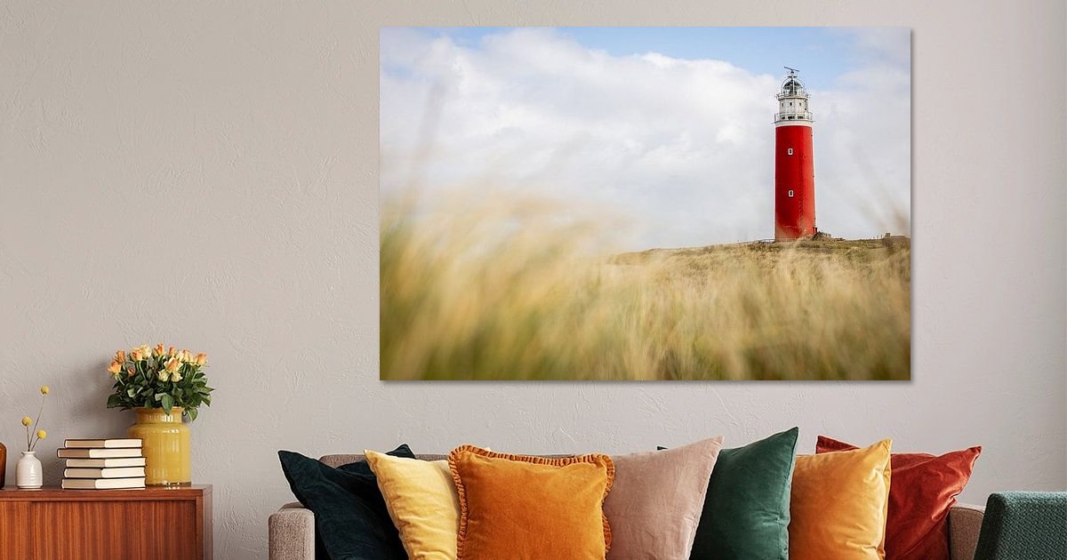 Vuurtoren van Texel vanuit de duinen van Marjon Kocks op canvas, behang ...