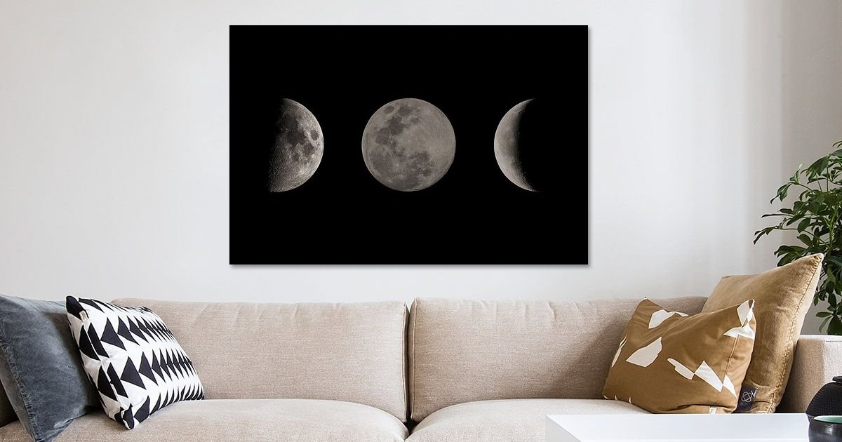De Maan in Drie Fasen van MDRN HOME op canvas, behang en meer