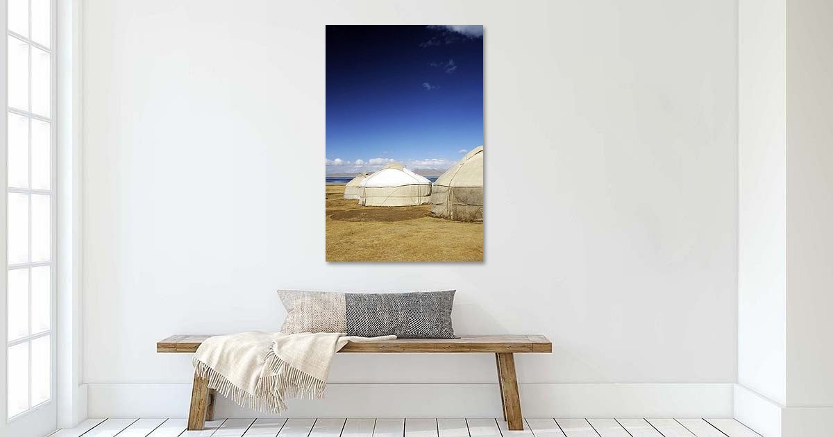 Joerts aan het Issy Koel meer. van Ton Bijvank op canvas, behang en meer