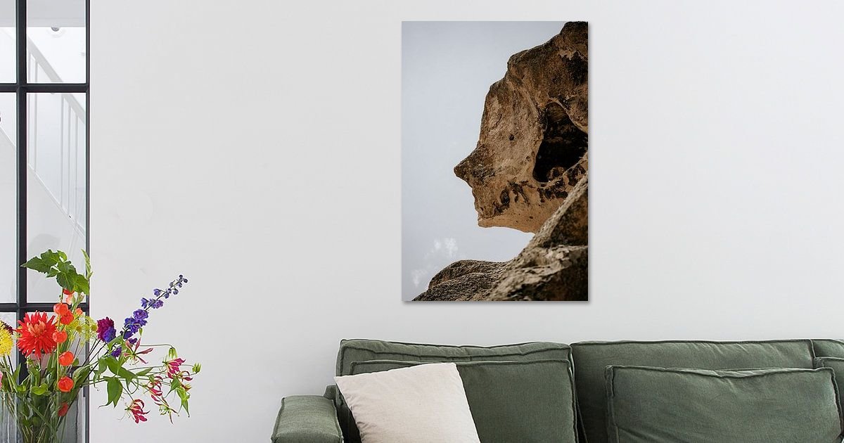 Rotsen in de vorm van een gezicht van Christa Stories op canvas, behang ...