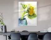 Blauwe vaas met gele zonnebloem Aquarel en houtskool van Karen Kaspar ...