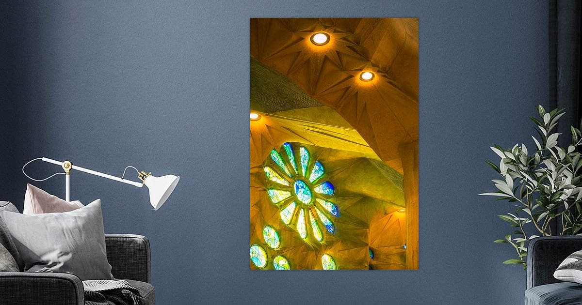 Sagrada Familia in Barcelona van Truus Nijland op canvas, behang en meer