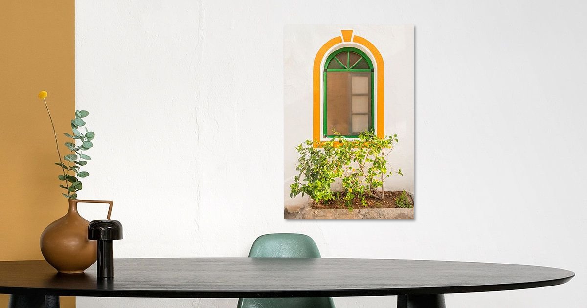 Groen en geel gebogen raam met planten | Gran Canaria - Puerto de Mogan ...