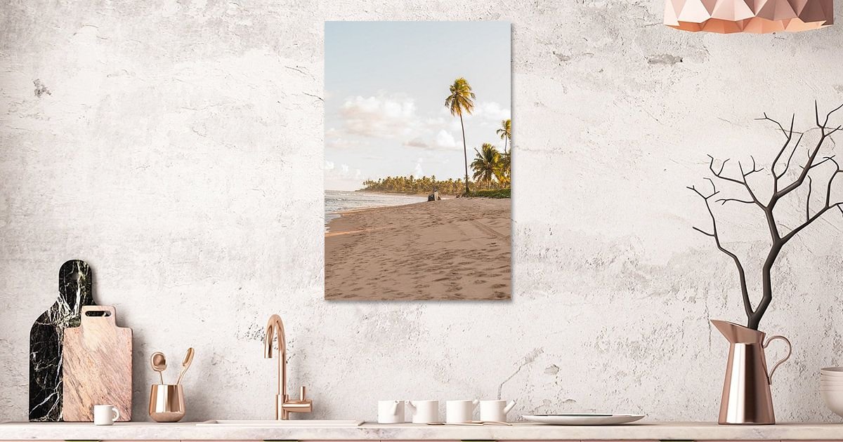 Romantisch kustlijn en strand met palmbomen en een surfplank | Brazilië ...
