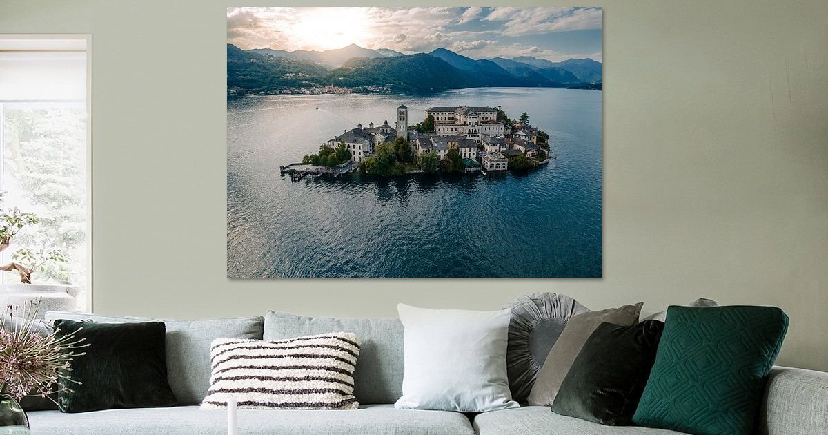 San Giulio eiland Lago d'Orta van Visuals by Justin op canvas, behang ...