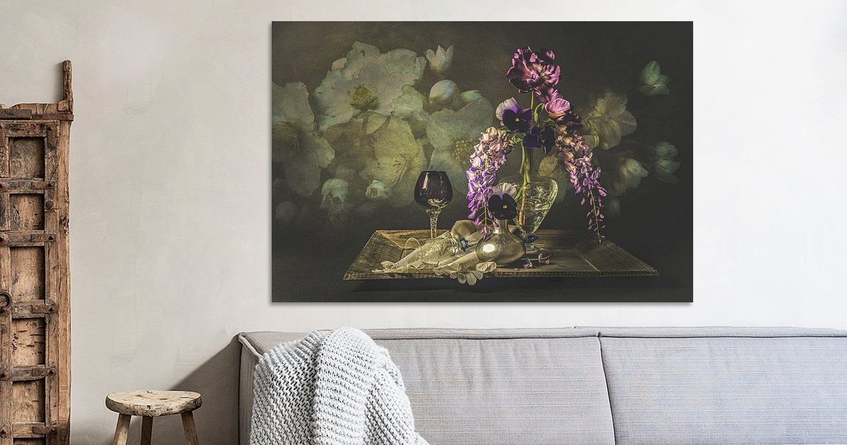 Pronkstilleven met tulp. van Alie Ekkelenkamp op canvas, behang en meer