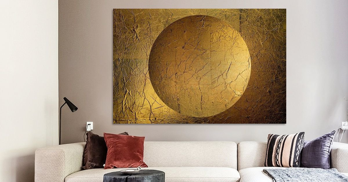 Ronde bal in goud. Minimalisme. 1 van Alie Ekkelenkamp op canvas ...