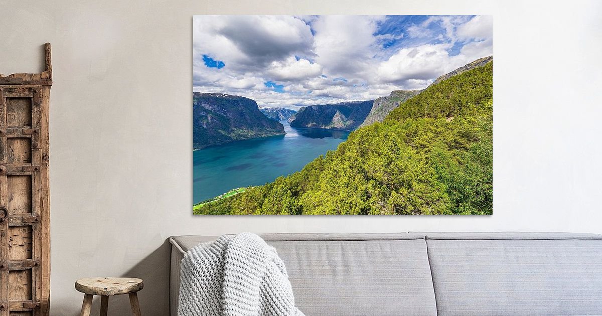 Uitzicht vanaf Stegastein over de Aurlandsfjord in Noorwegen van Rico ...