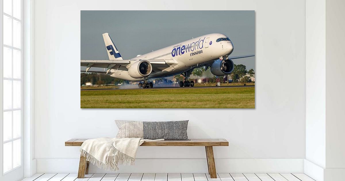Landing Finnair Airbus A350-900 in Oneworld livery. by Jaap van den ...