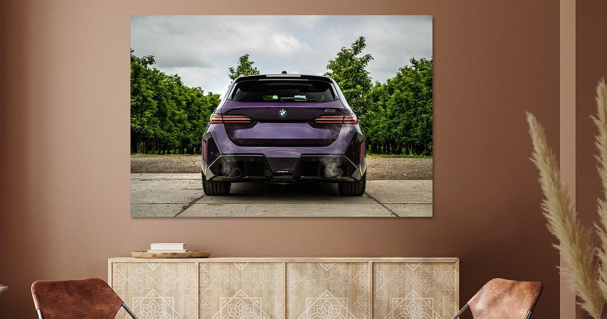 BMW M5 Touring G99 Daytona Violet Metallic van Bas Fransen op canvas ...