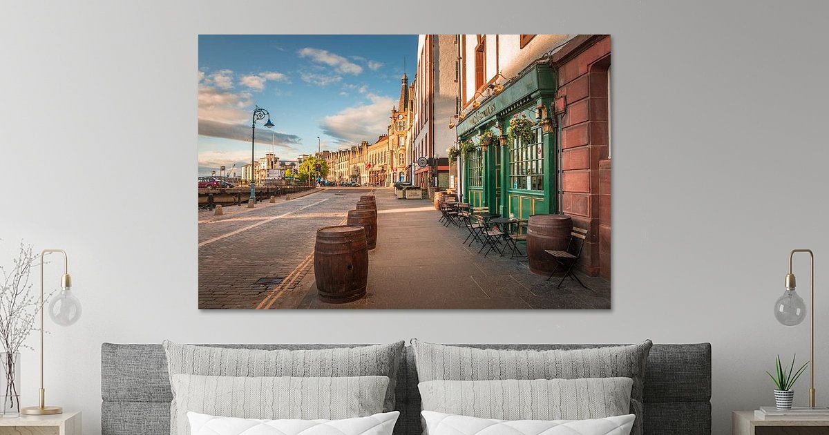 Traditionele pub aan de kust in Leith, Edinburgh van Christian Müringer ...