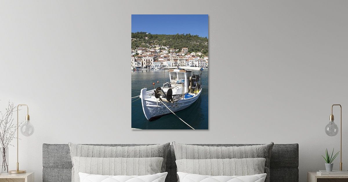 Vissersboot in Gytheio Mani Griekenland van haroulita op canvas, behang ...