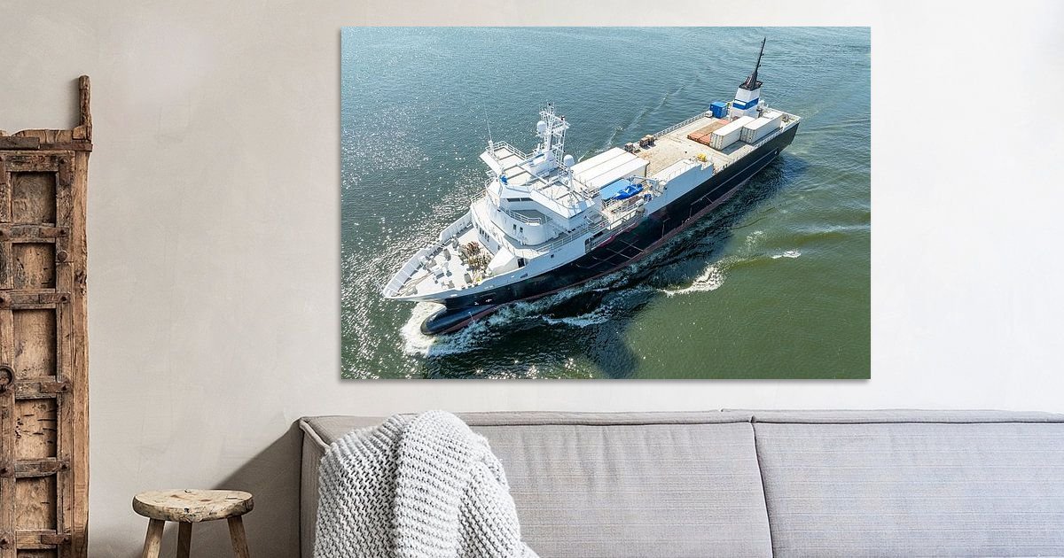 Reefer ship, refrigerated cargo vessel entering port by Sjoerd van der ...