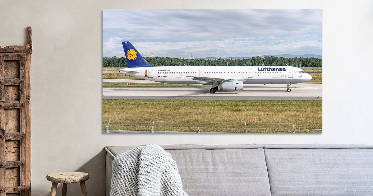Lufthansa Airbus A321-200 passenger aircraft. by Jaap van den Berg on ...
