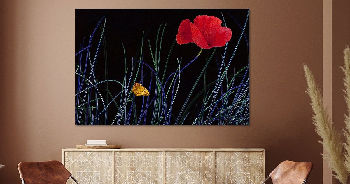 Knalrode klaproos met gele vlinder in het zwart van Susan Hol op canvas ...
