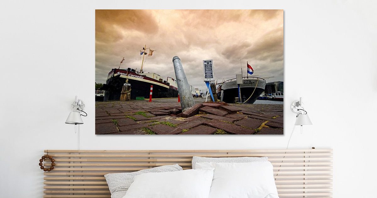 Amsterdam erupts van Peter Bongers op canvas, behang en meer