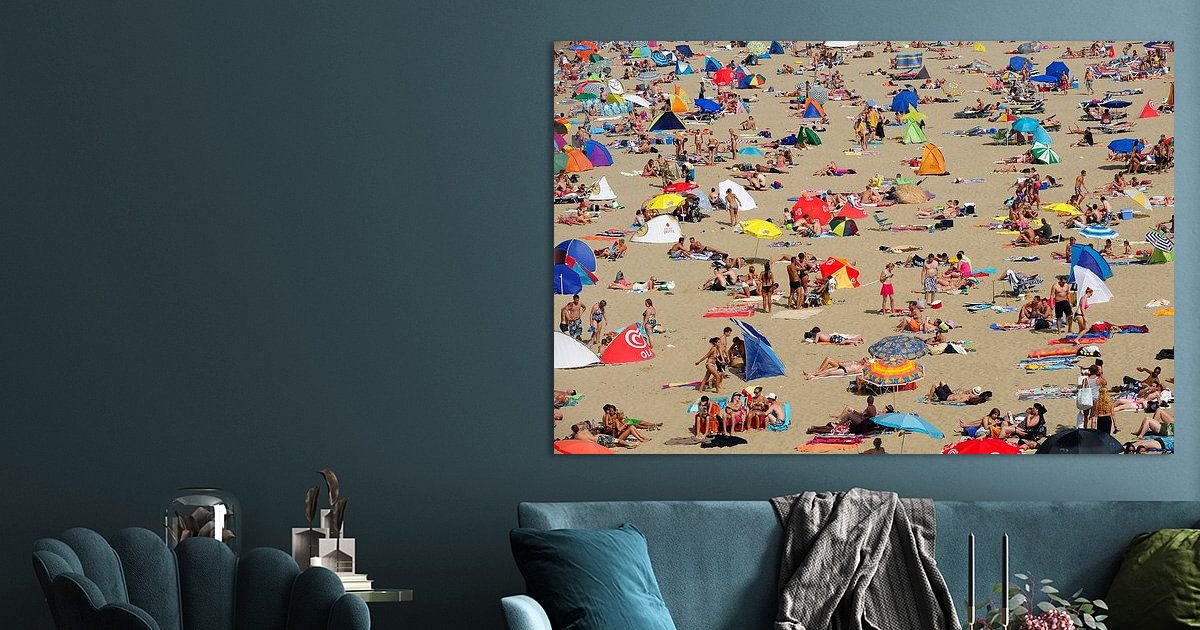 Overvol strand van Scheveningen van Merijn van der Vliet op canvas ...