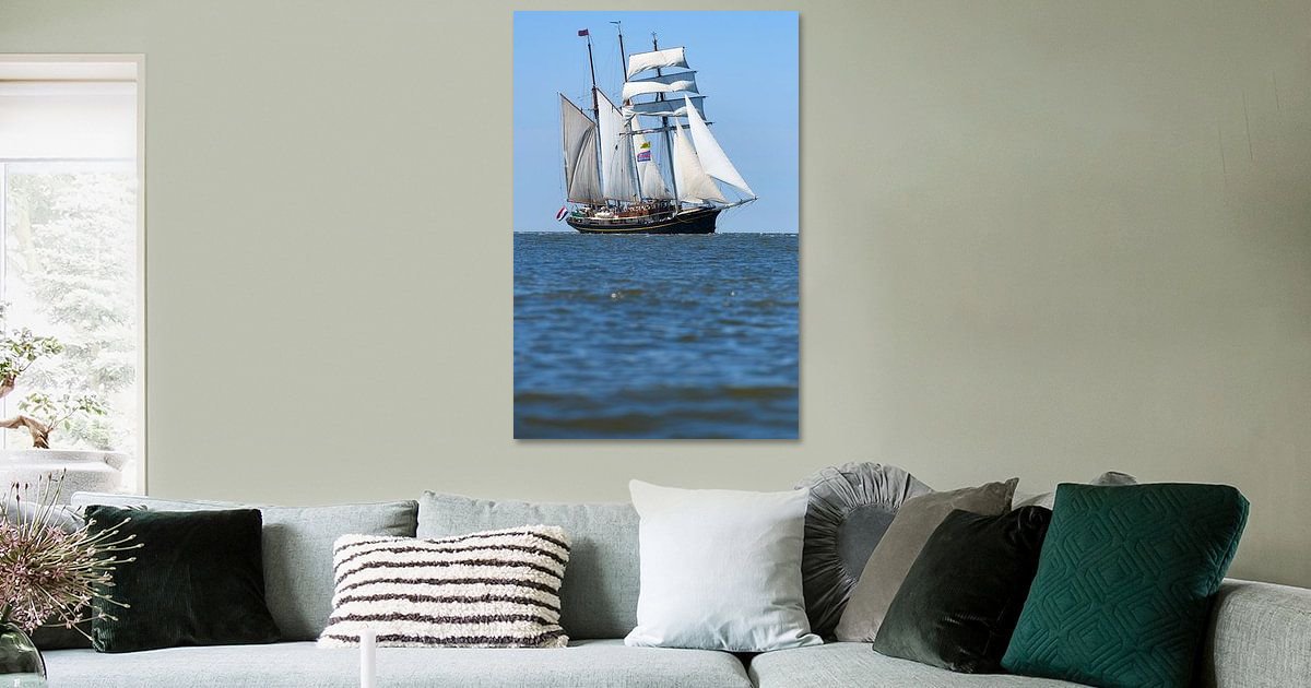Driemaster schoener Gulden Leeuw zeilt op de Waddenzee van Sjoerd van ...