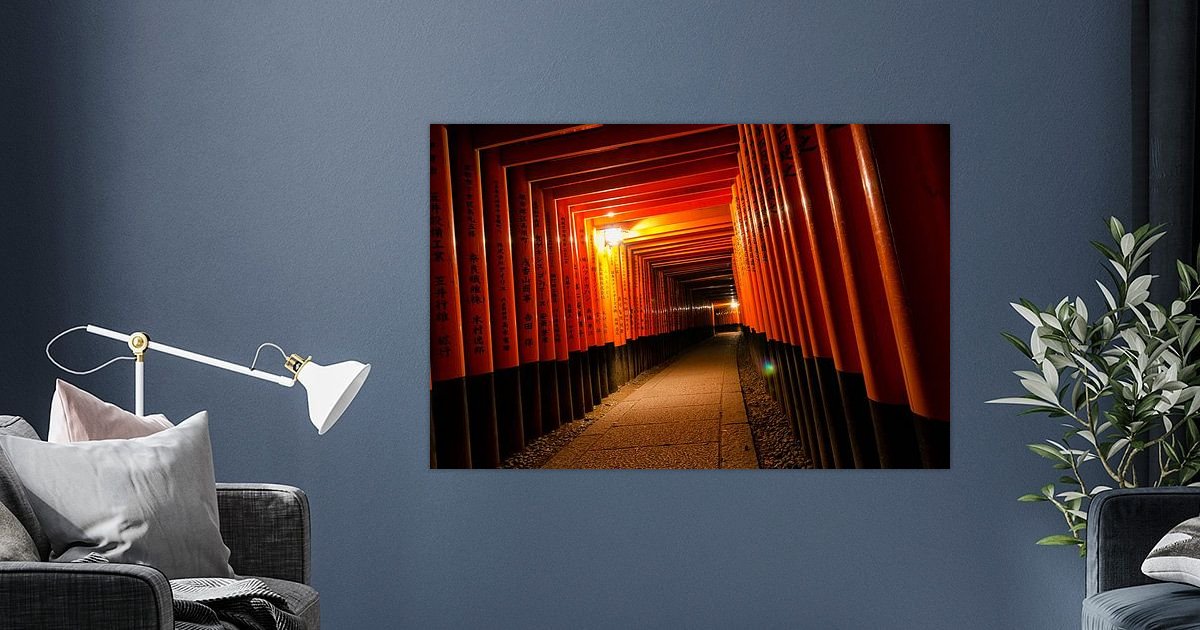 Torri gates - Fushimi Inari bij nacht - Japan van Michael Bollen op ...