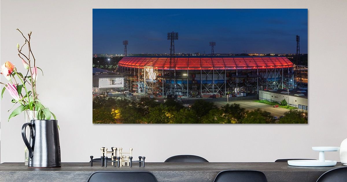 Het Feijenoord Stadion "De Kuip" in Rotterdam met rode ring van MS ...