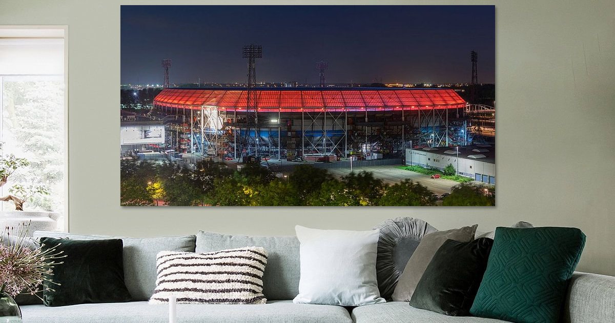 Het Feijenoord Stadion "De Kuip" in Rotterdam met rode ring van MS ...