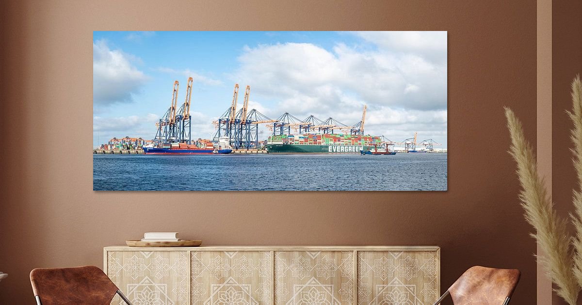 Containerschepen bij de containerterminal in de haven van Rotterdam van ...