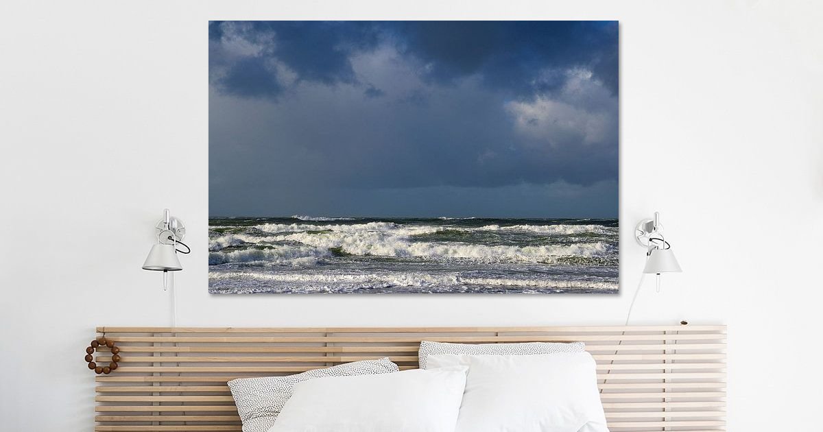 Golven op het Noordzee strand van het eiland Texel in de Waddenzee van ...
