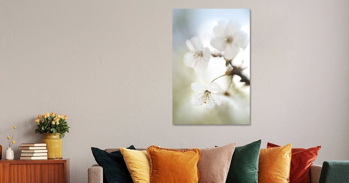 Bloesemtak met witte bloemen van Bianca de Haan op canvas, behang en meer